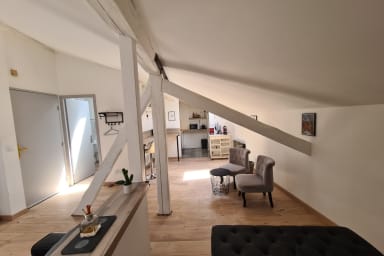 Nice Studio Under The Roof Ideal For 2 In Toulouse - Tuluza