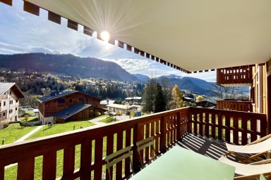 Bright Apartment With Balcony And Stunning Views - 梅傑夫