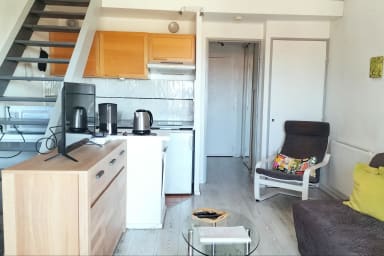 Studio Climatisé De 40 M² Avec Balcon Et Parking - Ollioules