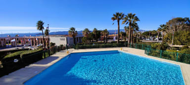 50 M² Cocoon Of Love With A Common Shared Pool - Saint-Raphaël