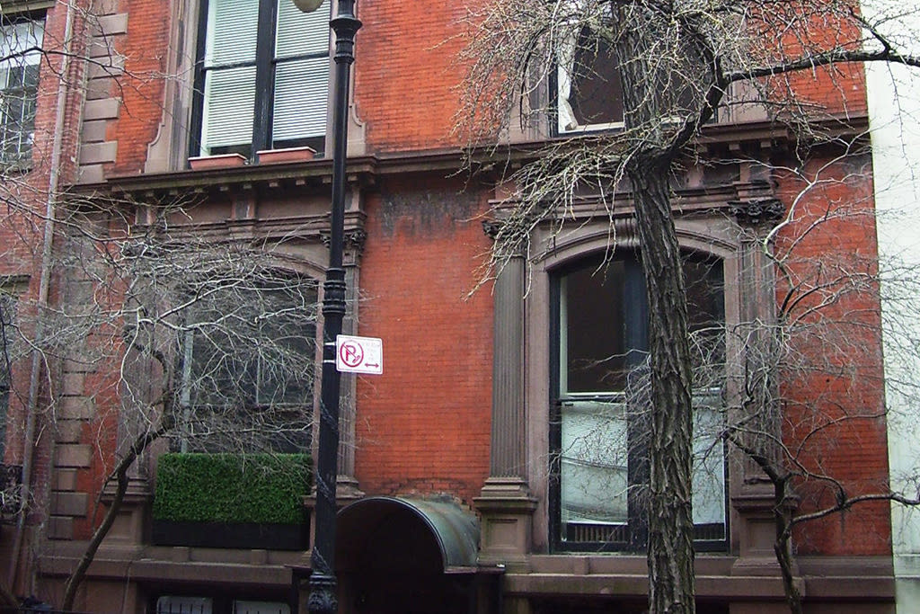 8 Haunted Places in New York