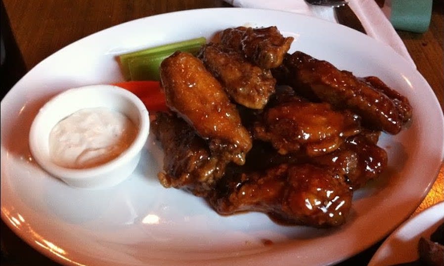 Where to Get Free Food at Bars in NYC