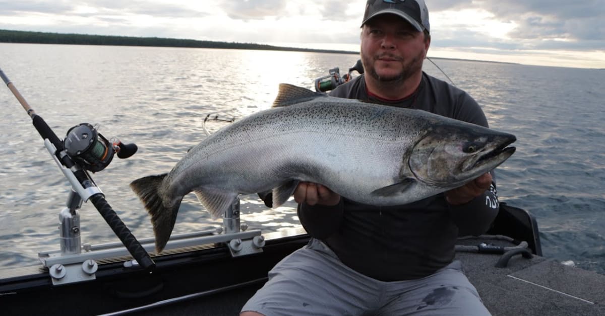 King Salmon Fishing with Yooper Outdoors #906 | Discover the U.P.