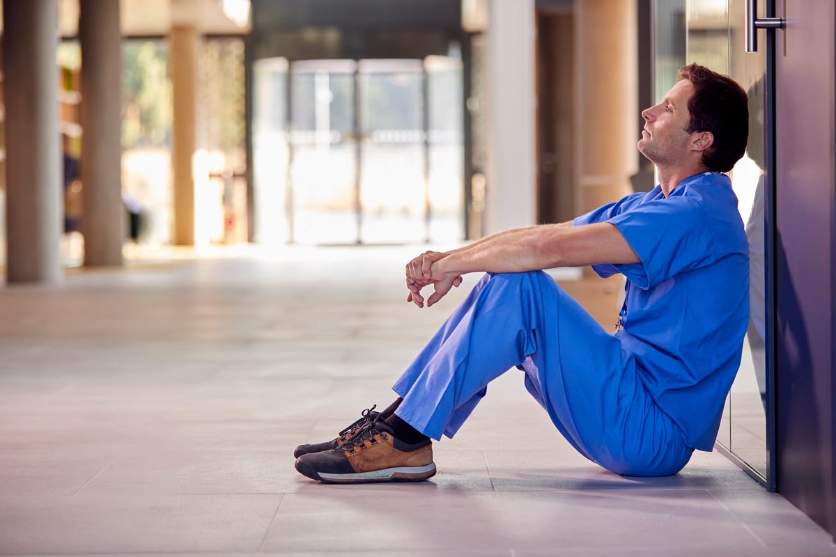 RCN nurses consider strike amid NHS staffing crisis