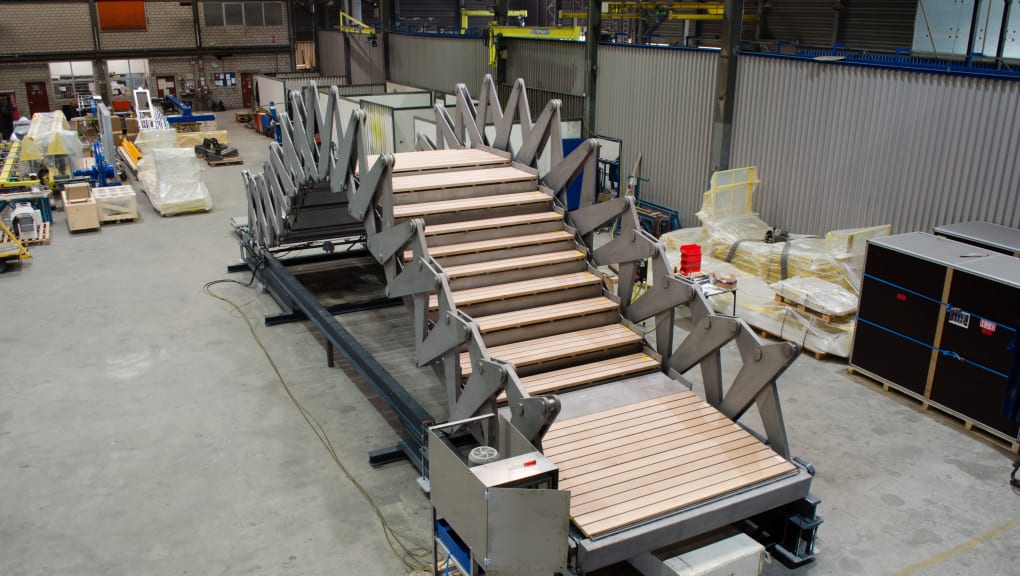 The new mobile walkway of Geneva's Jet d'Eau - The Institution of ...