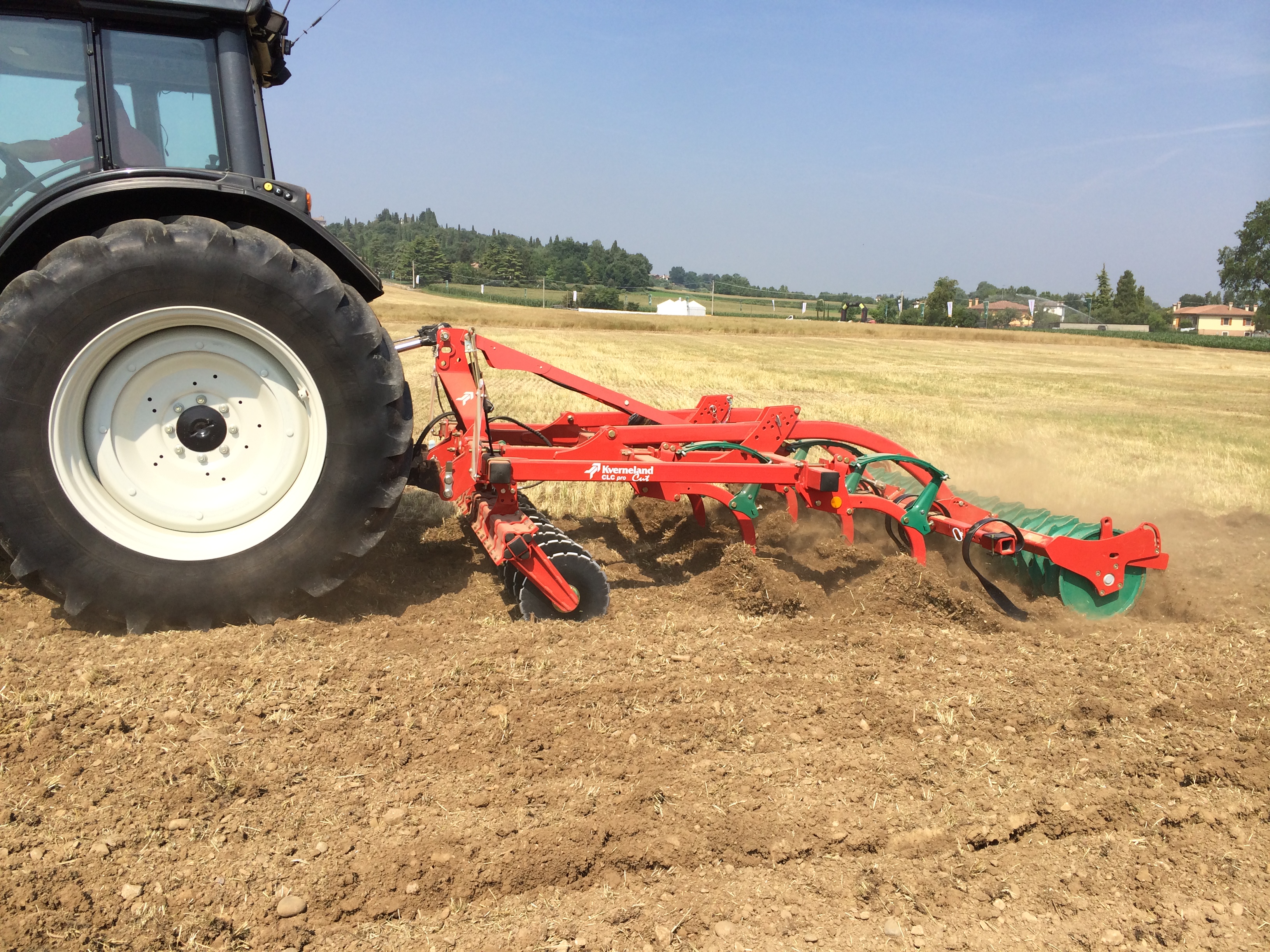 Kverneland introduces a new cultivator: the CLC pro Cut / Archive 2015 ...