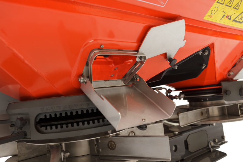 Kubota-disc-spreader-hopper-emptying-kit / Europe - Images - Disc ...